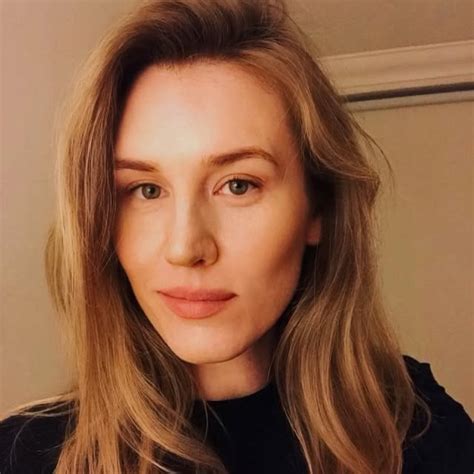 Laura Laura Vncn • Threads Say More