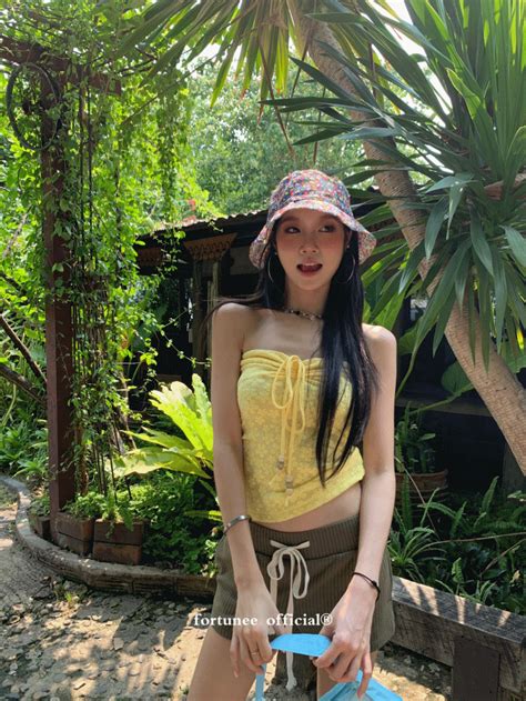 레몬 플라워 옐로우 튜브탑 에이블리