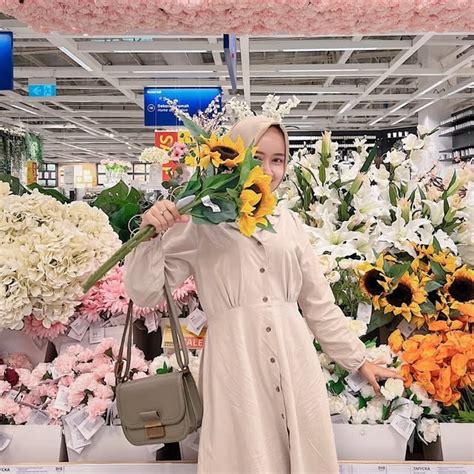 Widya Putri Lestari Widyawidiww • Threads Say More