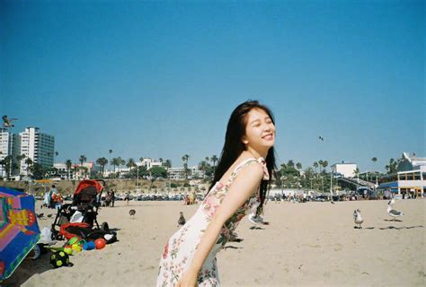虞书欣夏日街边随拍元气可爱果汁少女感满满 搜狐大视野 搜狐新闻