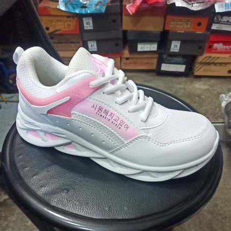 Jual Sepatu Olahragajalan Cewe Putih Model Terbaru Merk Pro Att