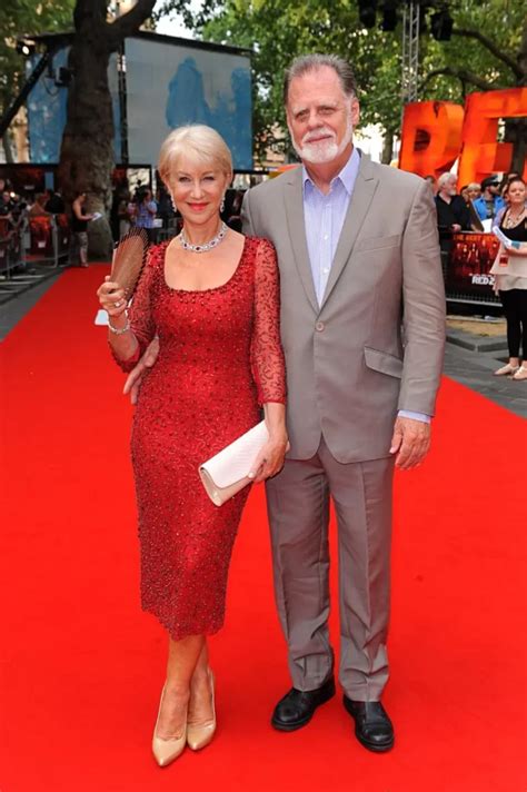 Голая Хелен Миррен Слив фото упругой груди без лифчика