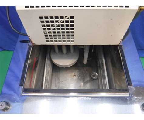 44 1241 14 【中古品】チラー（空冷） Ch 600b 【axel】 アズワン