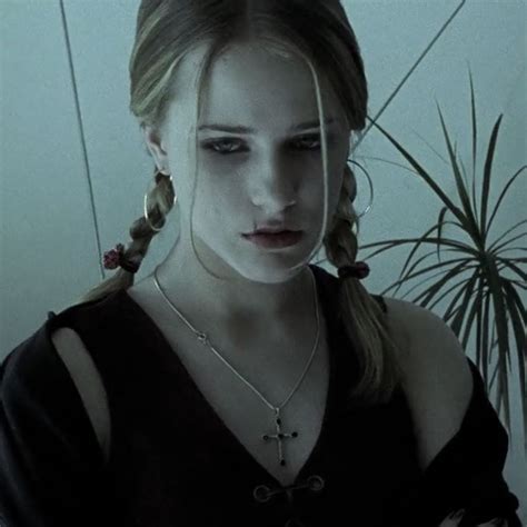 Thirteen 2003 Thirteen Movie Actresses Thirteen Movie Aesthetic