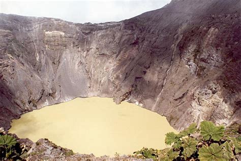 Bizarre Crystals Reveal Underground Magma Highway