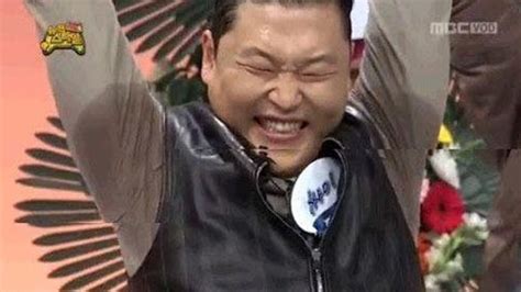 겨드랑이에 생기는 땀자국은 왜 노란색인 걸까