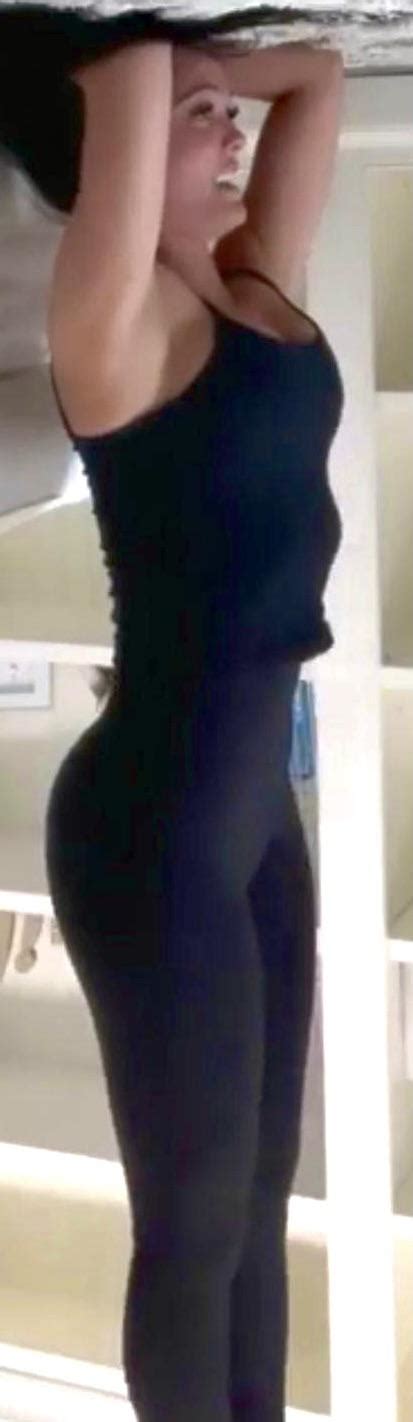 Look At These Thighs And Cheeks She Has Been Blessing Us With Content Recently Scrolller