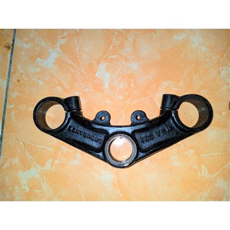 Jual Segitiga Bawah Bajaj Pulsar 180 220 Ug4 Original Shopee Indonesia