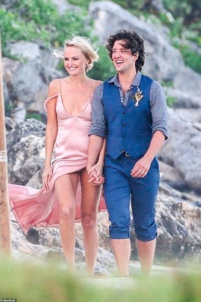 Celeb Cameltoe Pokies Tumbex