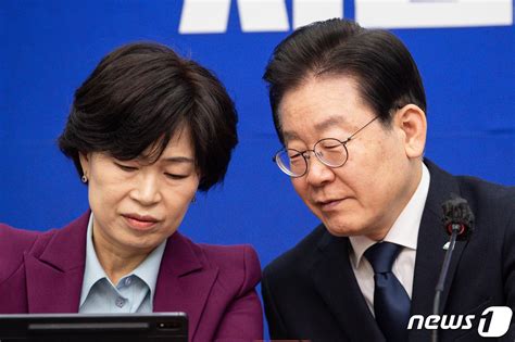 이재명 민생·인적쇄신·대정부공세로 사법리스크 정국 탈출 시도