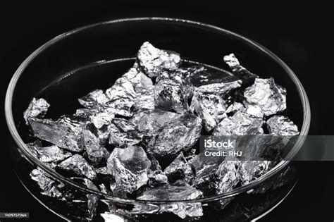 Kromium Unsur Kimia Logam Adalah Logam Transisi Penting Untuk Pembuatan Stainless Steel Atau