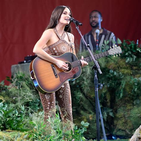 Kacey Musgraves Unveils Psychedelic Western • Celebmafia