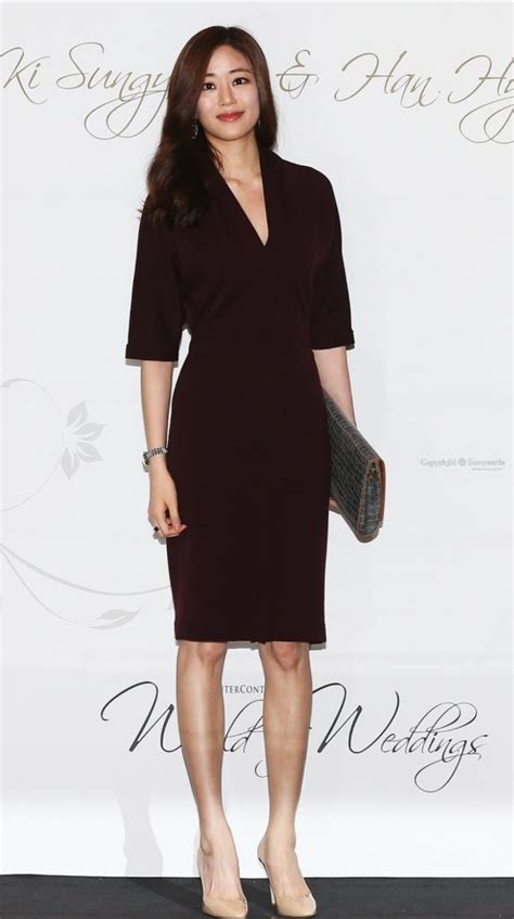 결혼식 하객룩 민폐 없이 센스 있는 여자 연예인 패션 스타일 김민희 신민아 이효리 김고은 네이버 블로그