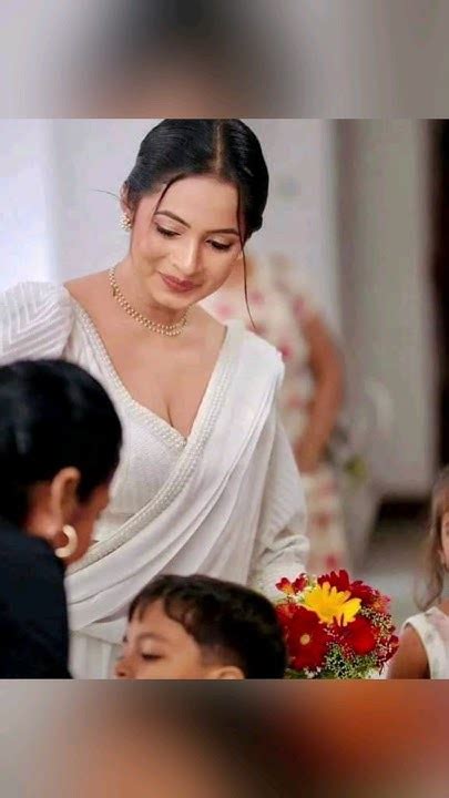 එයාට තියෙන්නෙ පින් පාට ලස්සනක්💕 Shorts Actress Youtube