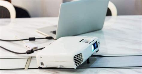 How To Connect To A Projector Or PC Projector Leader