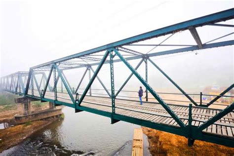 רד בריק ציאנג מאי טיולי גיפים אטרקציות הוסטל ומסעדה