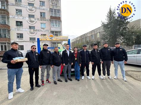 Хөдөлмөрийн баатар У Сүрэнжавт “toyota Sienta” автомашин бэлэглэлээ