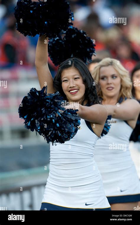 Oct 29 2011 Pasadena California Us Cal Cheerleaders Perform