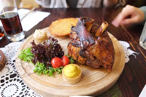 폴란드 전통음식 골롱카 피에로기 먹고 바르샤바 야경 즐기기 네이버 블로그