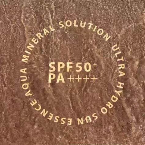 여름철의 자외선은 그 세기가 강해 피부에 그대로 노출되면 피부세포를 노화시키고 심한 경우 일광화상 또는 햇빛화상 을 유발합니다 햇빛을 쬐기 20~30분 전에는 자외선