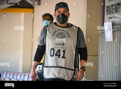 Usa Today Sports Photographer Gary A Vasquez Wears A Face Mask Before The Rose Bowl Game