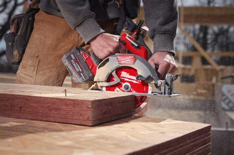 New Milwaukee M18 And M12 Circular Saws Milwaukee Pipeline