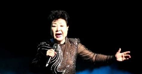 가수 현미 ‘밤안개 속으로 떠나다…향년 85세