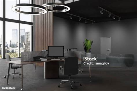 공용 책상에 Pc 컴퓨터가 있는 회색 사무실 객실 인테리어 휴식 공간 및 창문 0명에 대한 스톡 사진 및 기타 이미지 0명 3차원 형태 가구 Istock