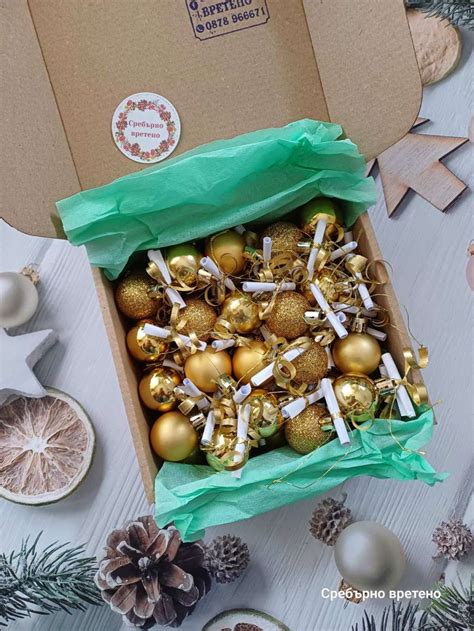 Коледни символични подаръчета за колеги Късметчета Новогодишни късмети Крокодил бг