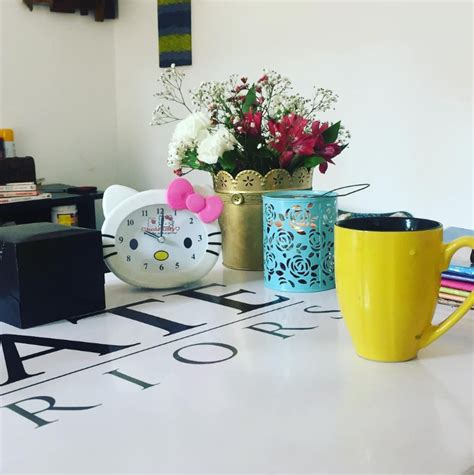 23 Stunning Office Table Decor Ideas To Inspire Your Workspace Pink