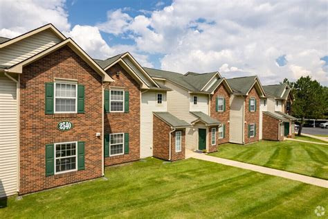Apartments For Rent With A Walk In Closet In Heritage Oaks Rochester