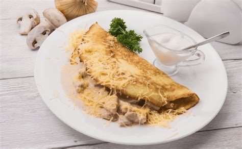 Crepas Saladas Receta Fácil En Licuadora Con Pollo Y Salsa Blanca