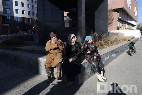 ФОТО Сэтгүүлч Н Өнөрцэцэгийн ар гэрийнхэн шүүх хурлыг нээлттэй