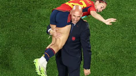 Let Me A Man Accused Of Sexual Harassment Against A Football Player Explain Feminism To You