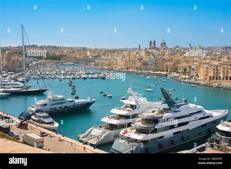 Vittoriosa Harbour View Of The Harbour And Marina Separating The