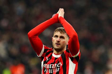 ایجنت سانتیاگو خیمنز او در میلان می‌ماند عکس طرفداری