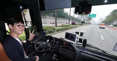 [영상] 혼자서 달리고 알아서 멈추고 실제 도로 위 자율주행차