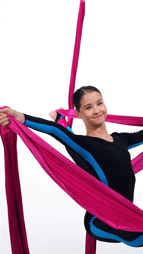 ДЛЯ ГИМНАСТИКИ ТАНЦЕВ БАЛЕТА Основные тенденции 2025 📈 Рынок спортивной одежды стремительно