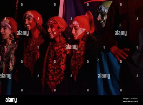 Srinagar India 27th Oct 2022 Local Artists Performs Dance During