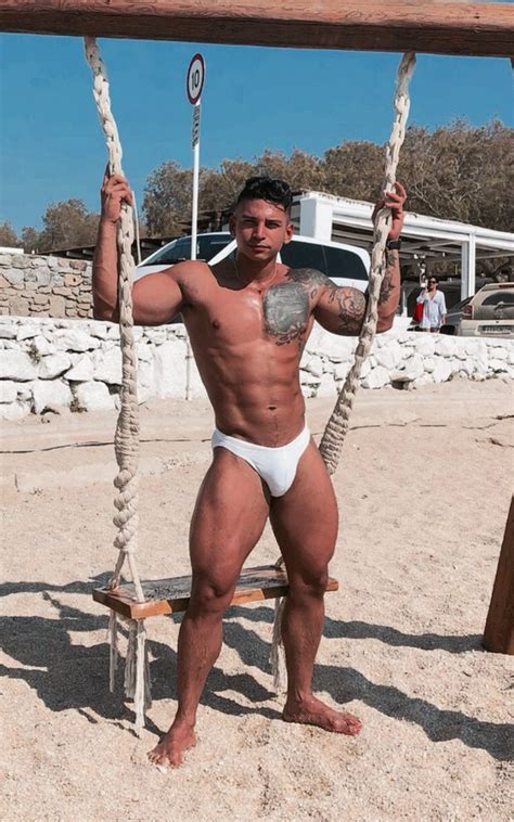 Foto De Bulge In His Speedo