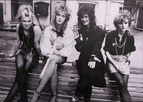 80 90 იანი წლების მოდა რომელიც წლების გადასახედიდან საკმაოდ პაროდიულად გამოიყურება