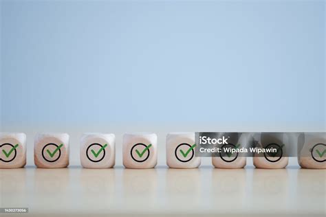 체크리스트 작업 목록 설문 조사 및 평가 품질 관리 목표 달성 및 비즈니스 성공 나무 블록에 녹색 체크 표시 아이콘 확인표시에 대한 스톡 사진 및 기타 이미지 Istock