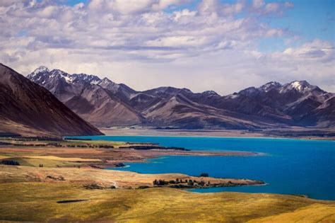 Vista Del Paisaje De Lagos Y Montañas Lake Tekapo Nueva Zelanda Foto