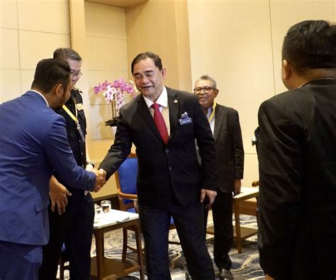 Datuk James Ratib