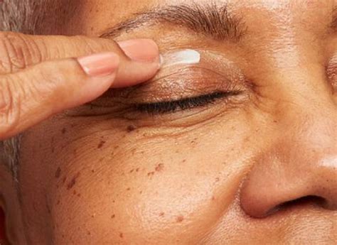 The Best Smokey Eye Makeup Mature Skin Tutorial In 5 Easy Steps