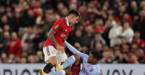 리그에서 팔꿈치 가격→컵 대회에서 발길질 보복 No 퇴장