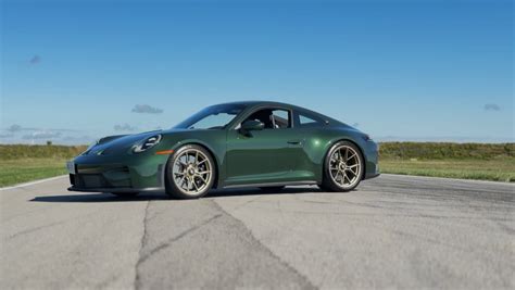 Video Thestraightpipes Tests The Porsche 992 2 Gt3 Touring