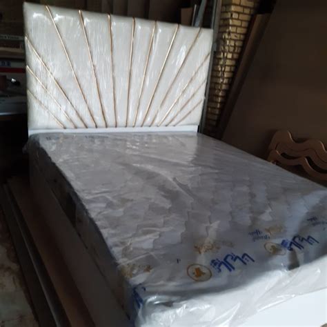 تخت لمسه نوار طلایی آلکازاردکور