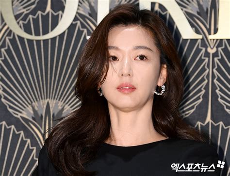 리치 언니 전지현 펜트하우스 천서진 뺨치는 미모 재력[엑s Hd화보] 나무뉴스