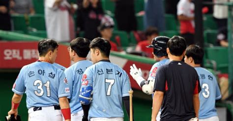 포토 롯데 자이언츠 연패의 무거운 발거음